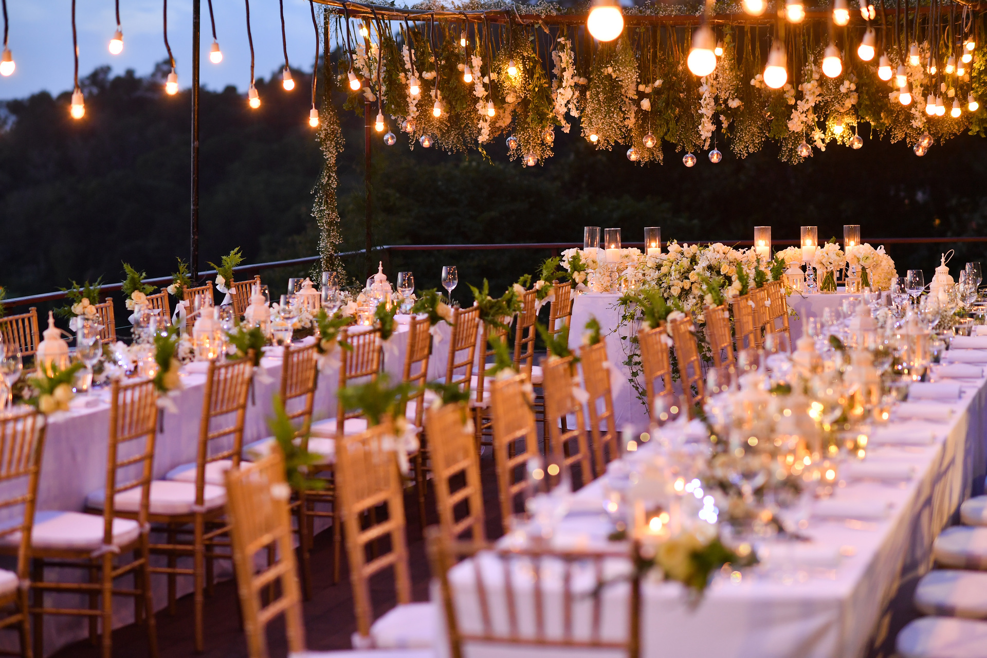 Make your Event Memorable with BALLOONS DECOR FLYING FANTASY.